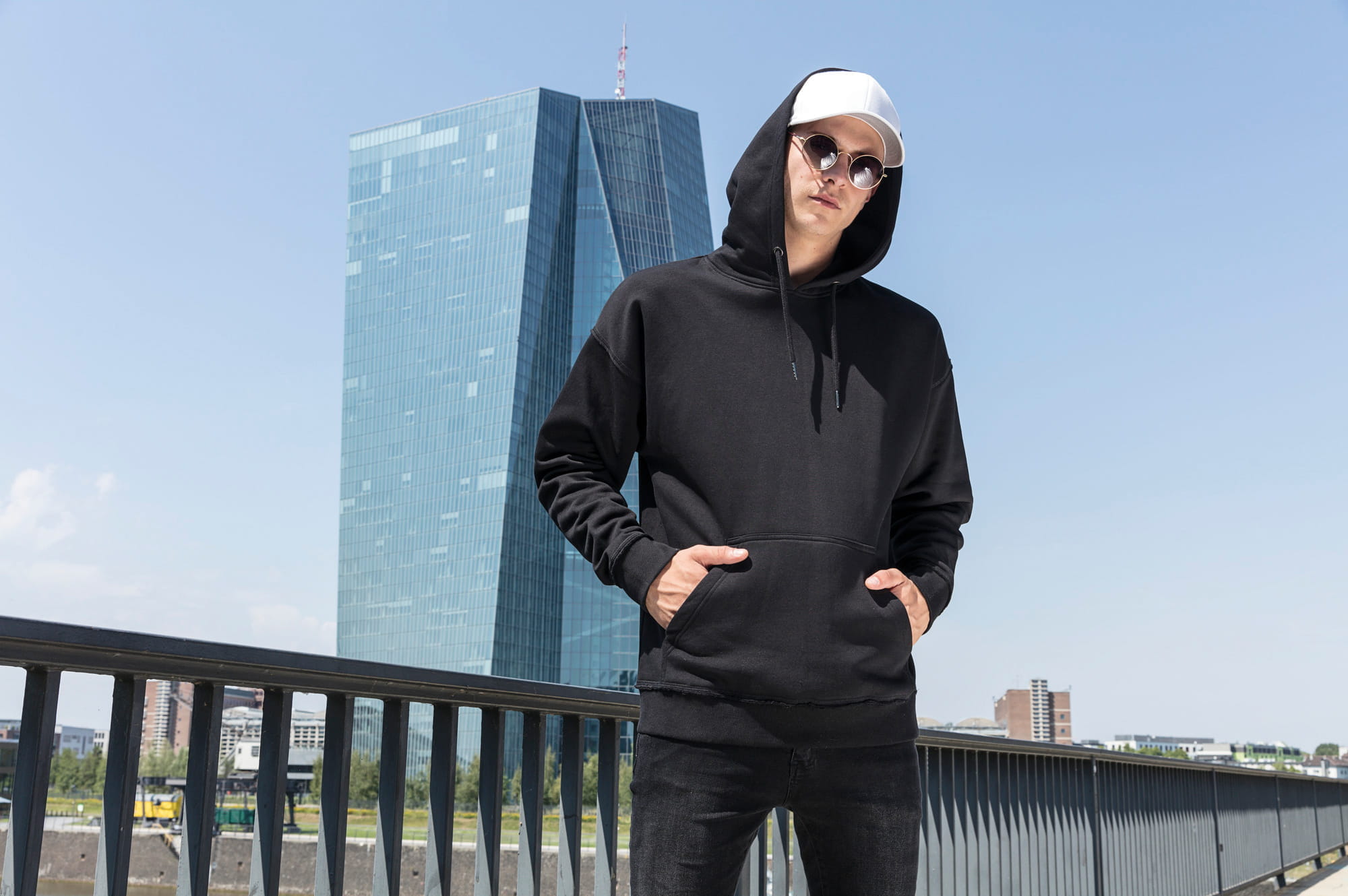 Oversized Textilien bedrucken & besticken